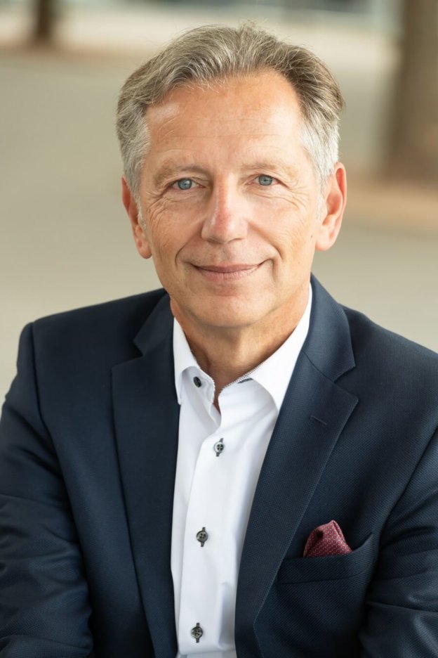 Im Auge des Tornados: Wie du zum Helden deines Lebens wirst - Ein ...